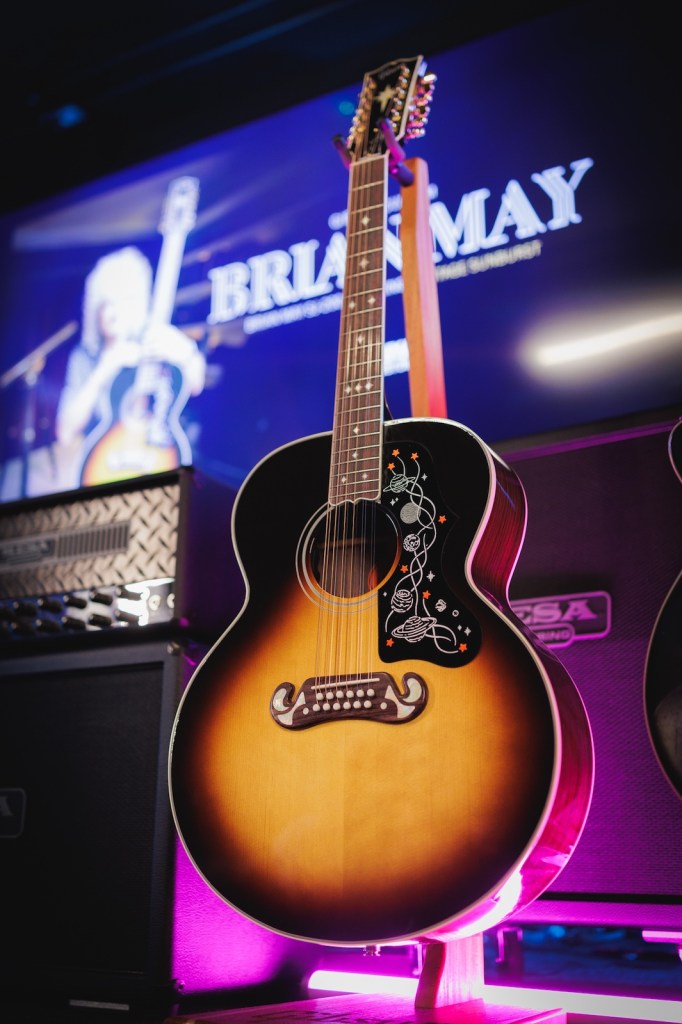 Another Great Gibson Guitar: The Gibson Custom Brian May SJ-200 12 ...